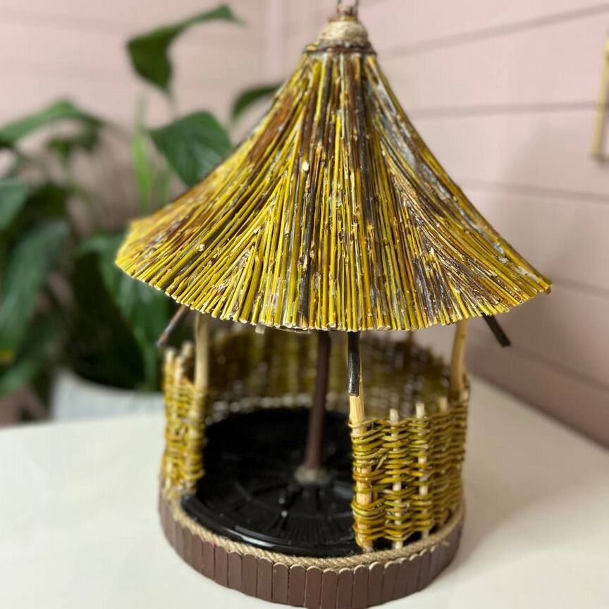 Кормушка из природных материалов