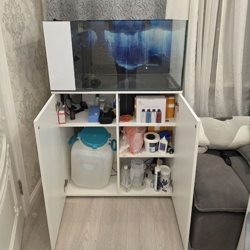 Аквариум с тумбой