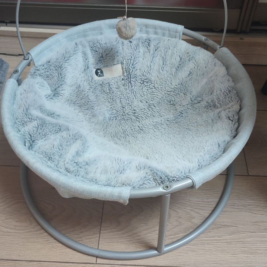 Лежанка для кота