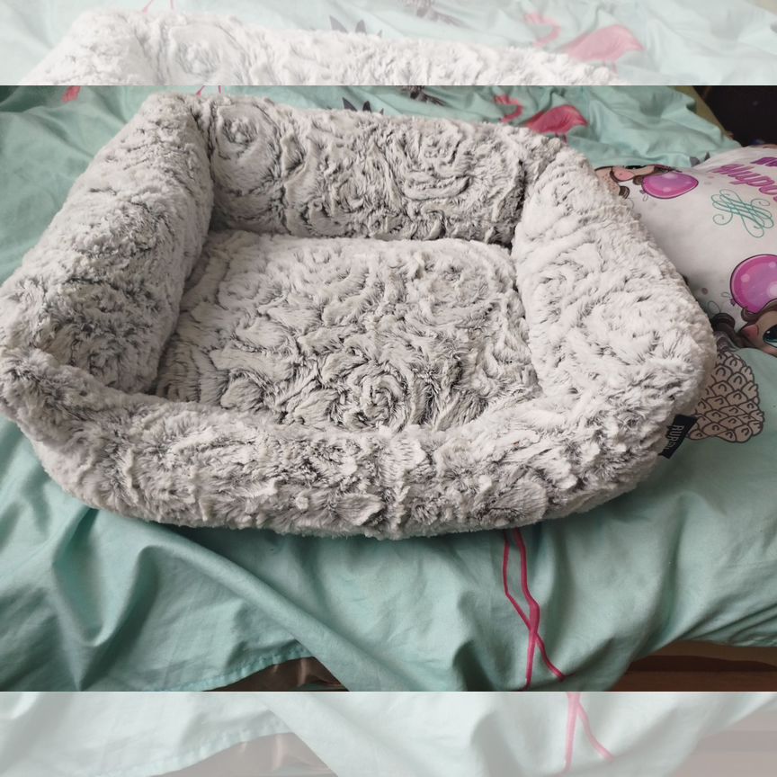 Лежанка для кошек новая