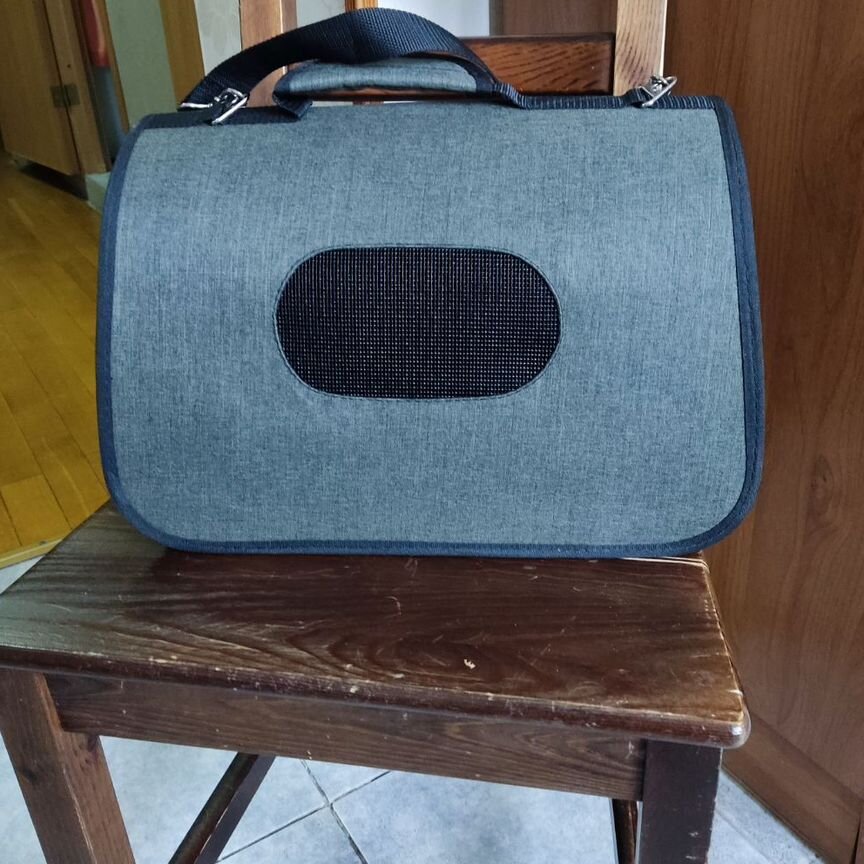 Переноска для мелких собак