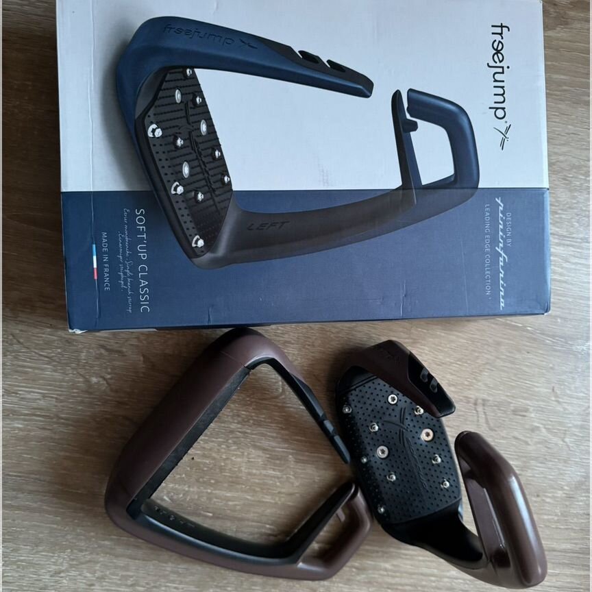 Стремена freejump, ногавки veredus