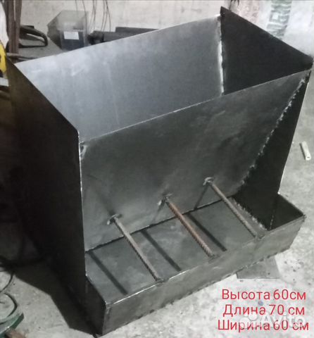 Бункерная кормушка для свиней купить в Омске | Животные и зоотовары | Авито