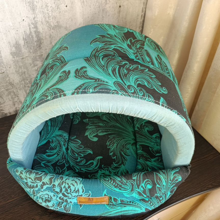 Домик лежанка для кошки бу