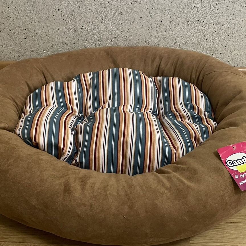 Лежанка для кошки или маленькой собачки 60х51