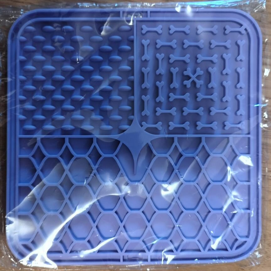 Миска для вылизывания