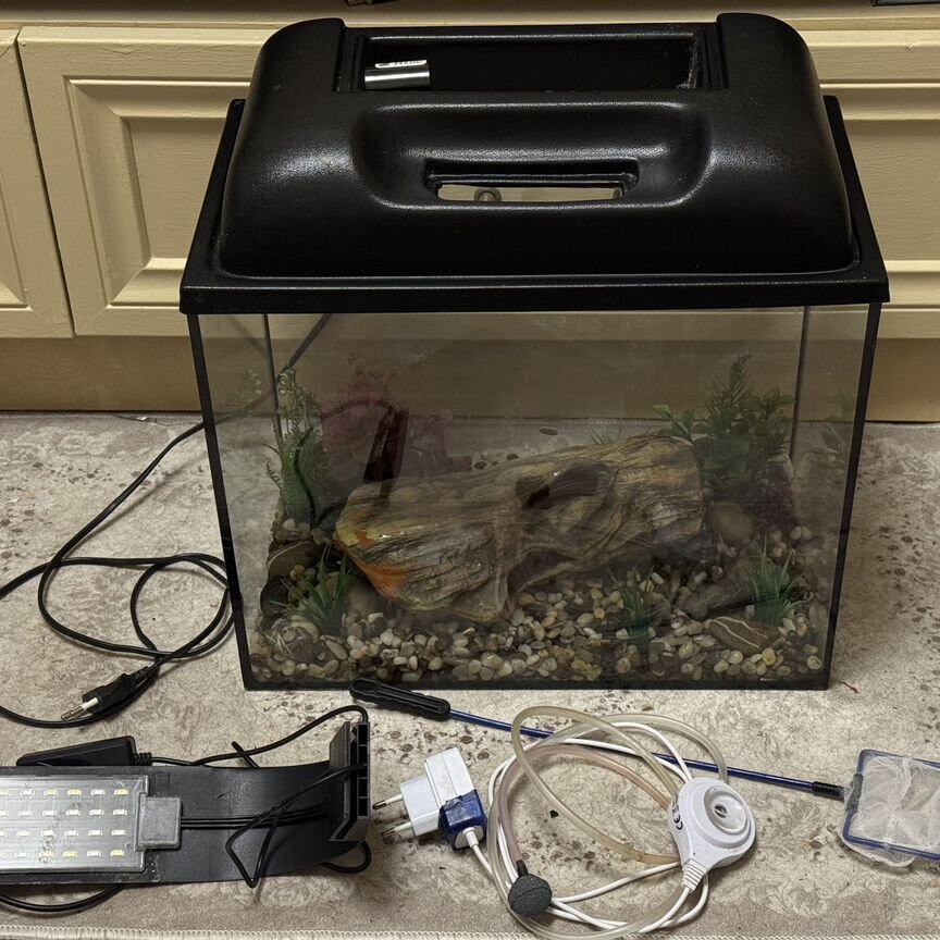 Аквариум с аксессуарами