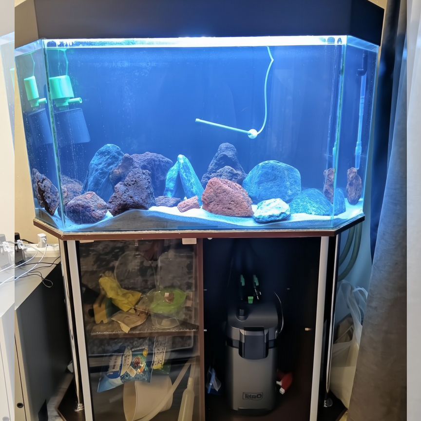 Аквариум с тумбой 220 литров