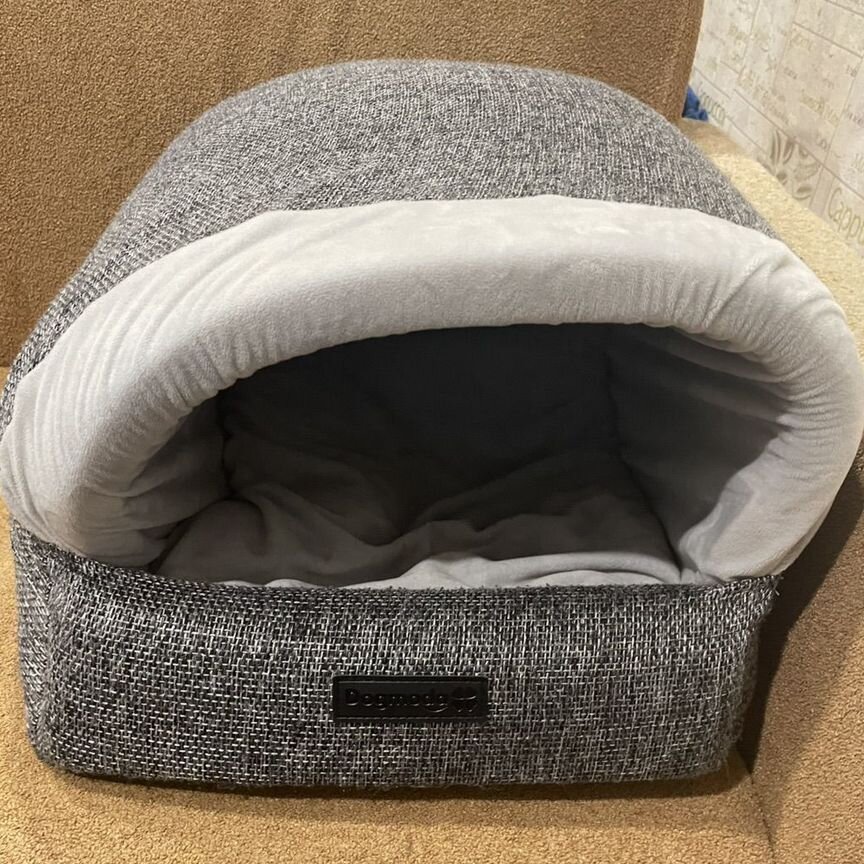 Лежанка для кошек новая