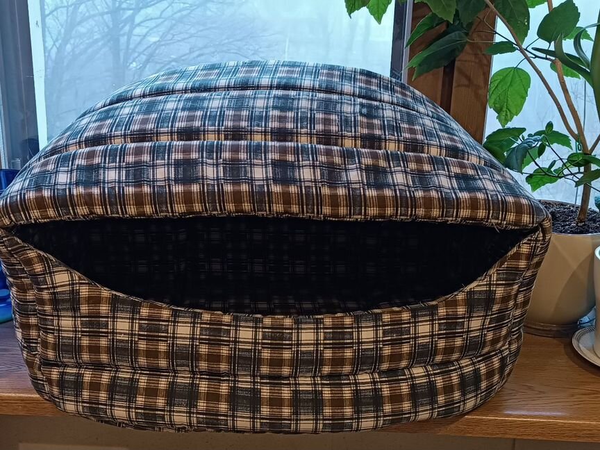 Лежанка домик для кошек,собак