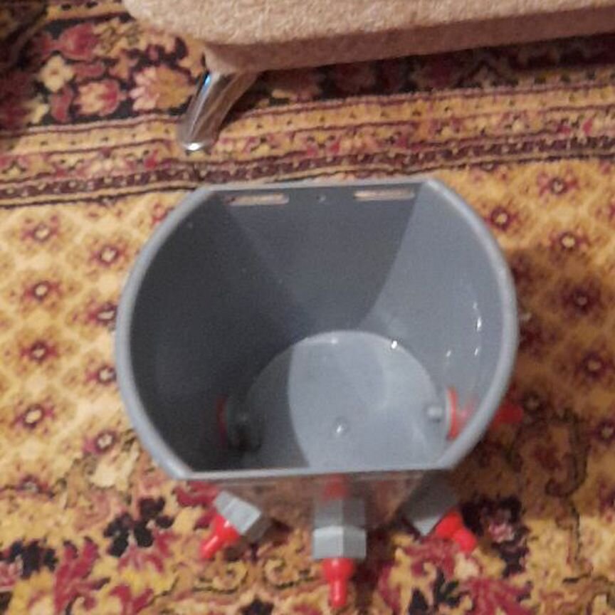 Ведро для поения скота