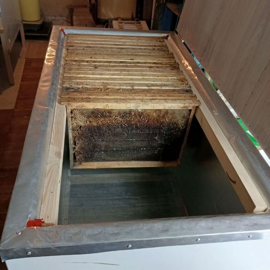 Паровая воскотопка на 27 рамок