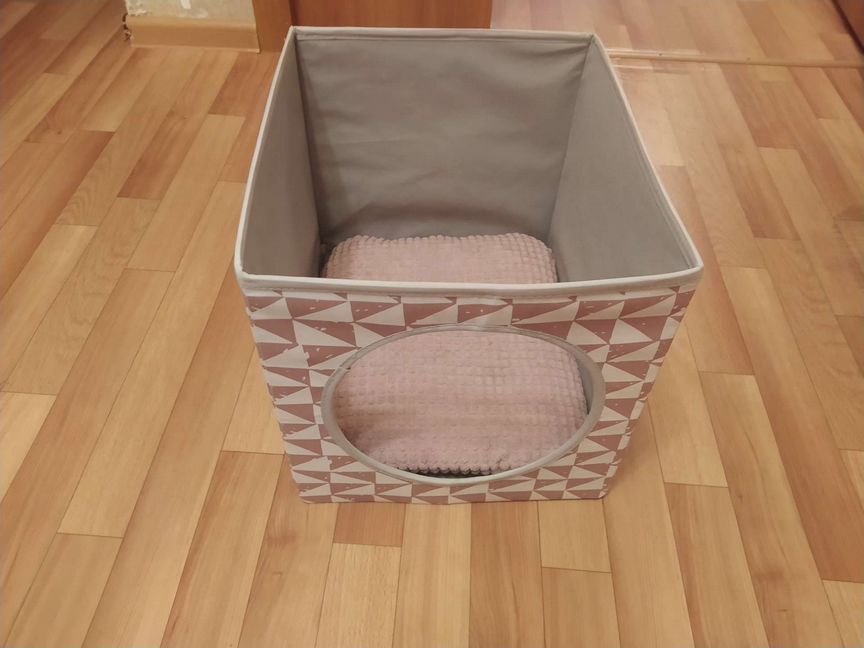 Домик для кошки с подушкой IKEA