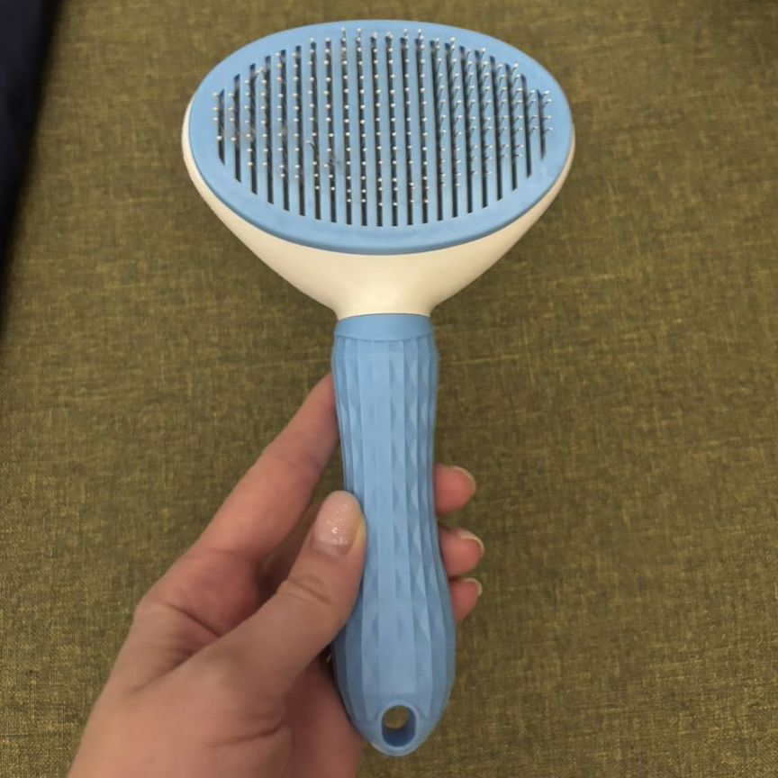 Щетка для ухода за шерстью животных