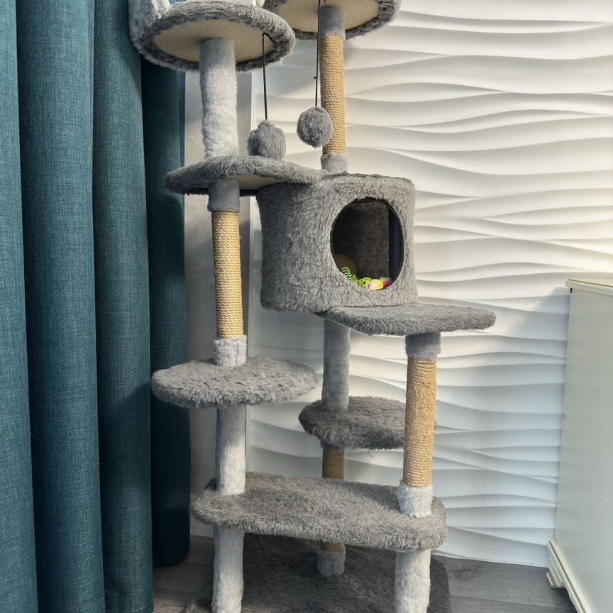 Кошачий домик с когтеточкой