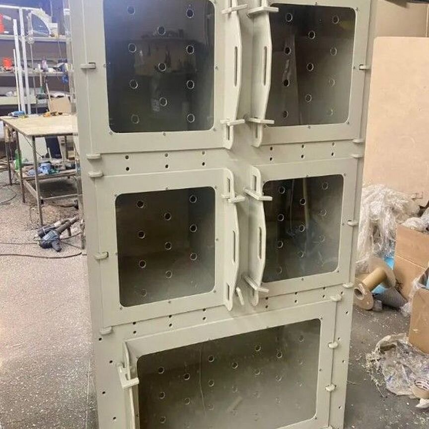 Клетка в зону ожидания груминг салона или клиники