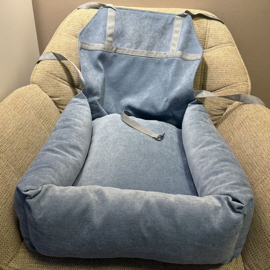 Автокресло для животных