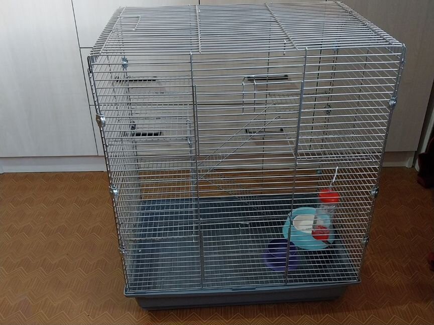 Клетка для грызунов,попугаев,шиншил,морских свинок