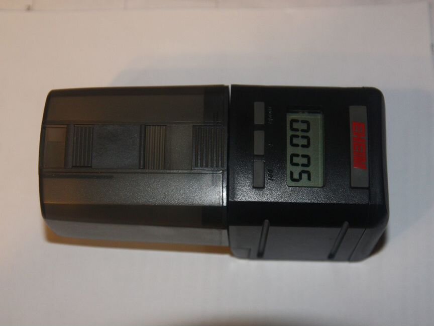 Автоматическая кормушка для рыб Eheim