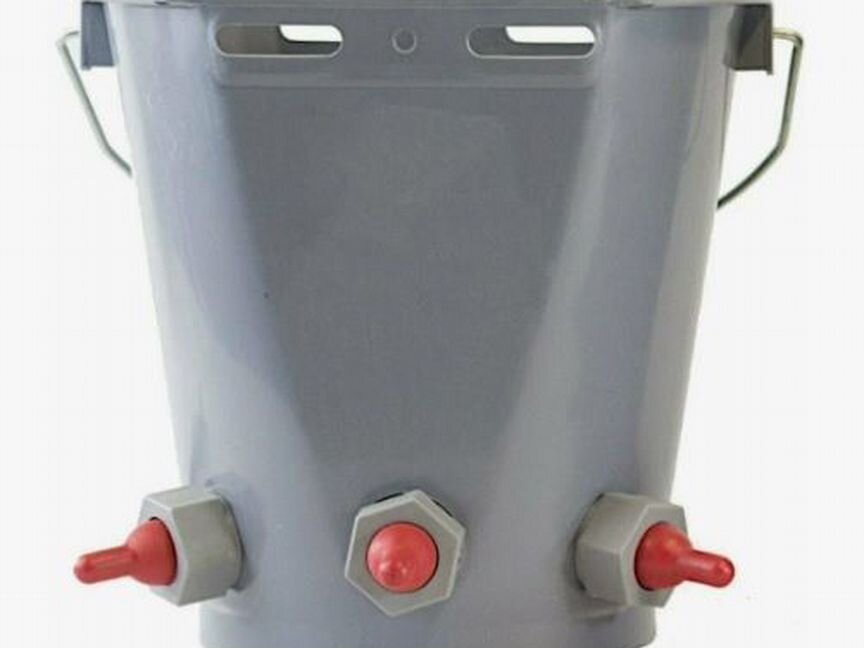 Ведро для выпойки ягнят на 8 л. с тремя сосками