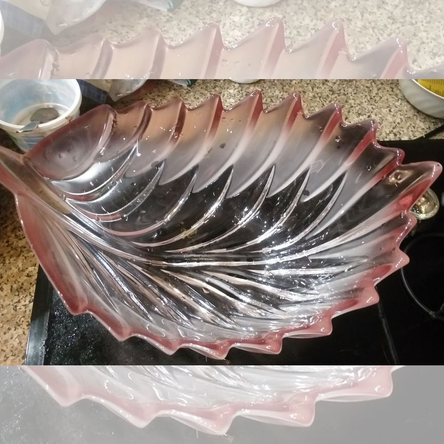 Вазы из цветного стекла.Германия