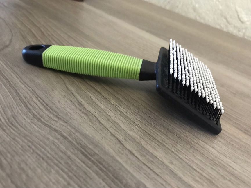 Щетка пуходерка для животных