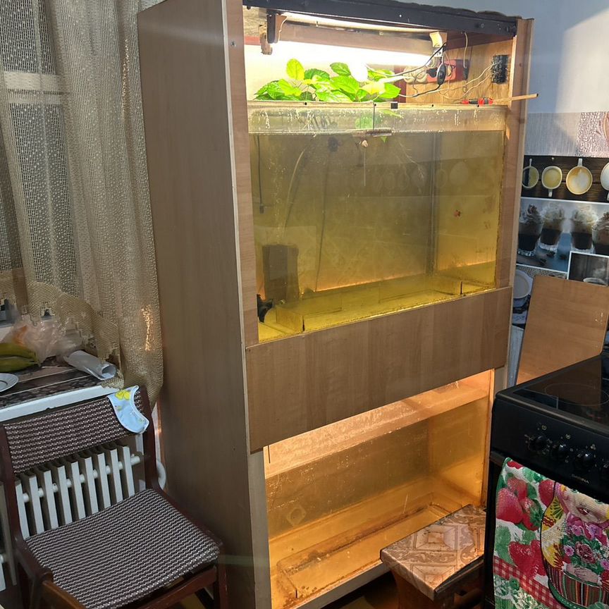 Аквариум с тумбой (2 по 300л)