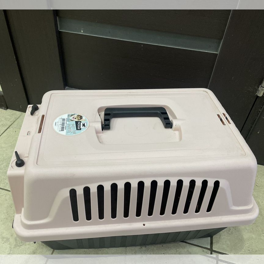 Переноска для собак и кошек