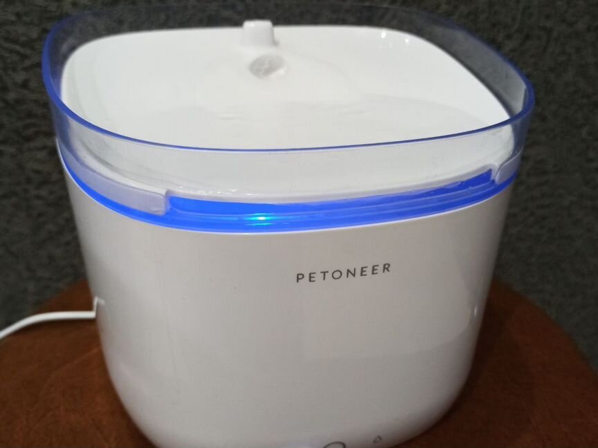 Умная поилка-фонтан с WiFi для кошек и собак