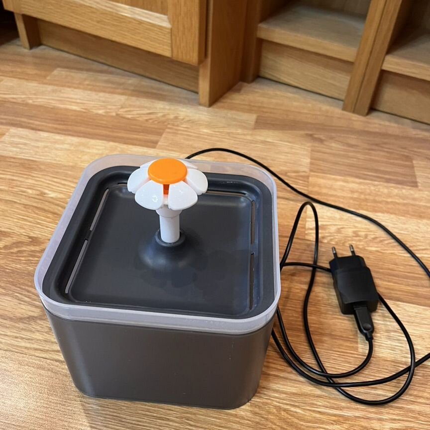 Фонтан поилка для кошек