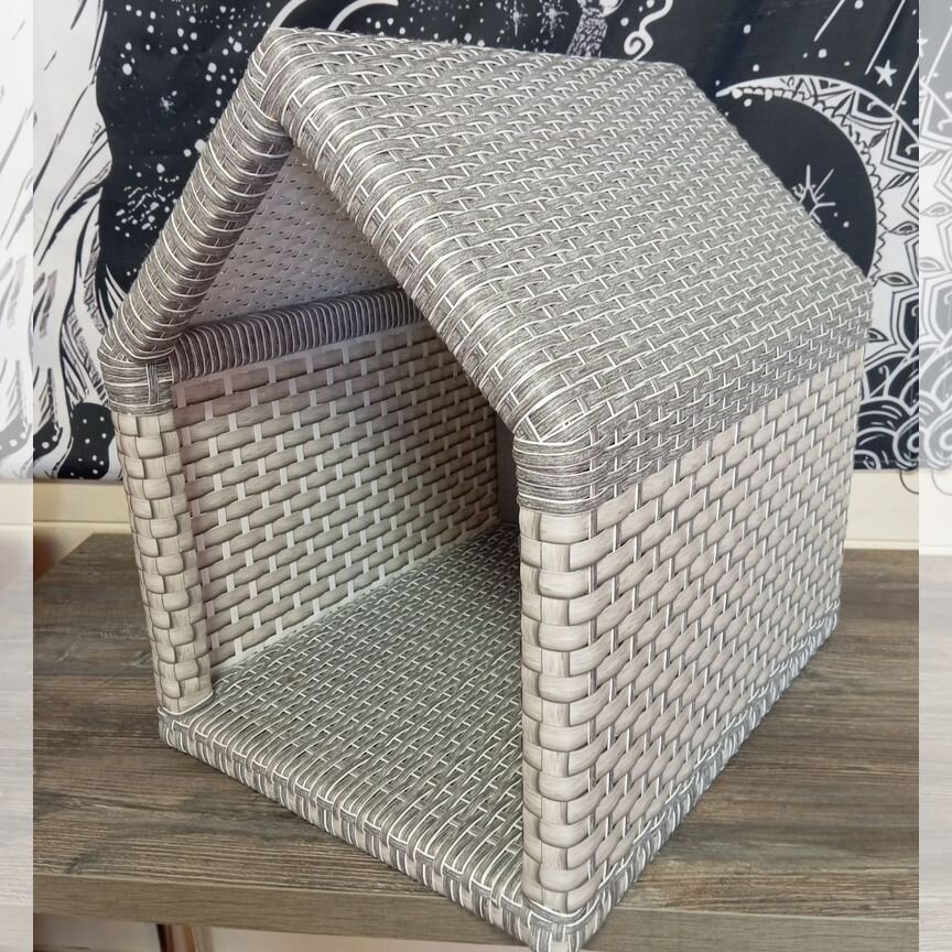 Домик для кошек и собак