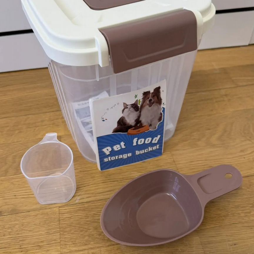 Контейнер для корма прозрачный