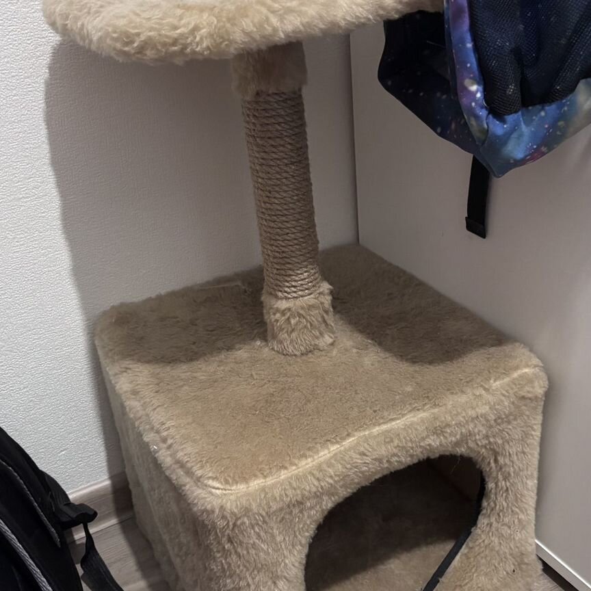 Домик для кошки с когтеточкой