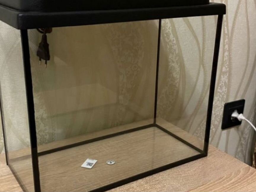 Аквариум с подсветкой и крышкой