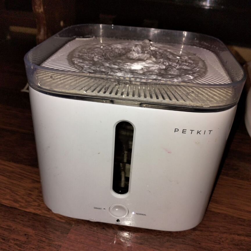 Питьевой фонтан, поилка Petkit