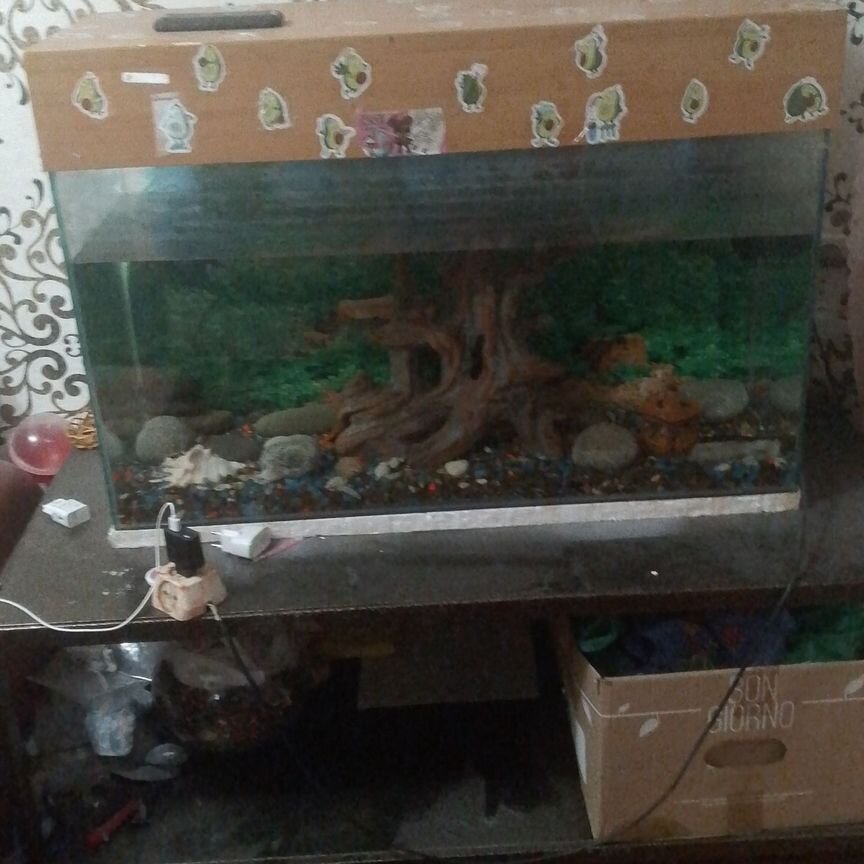 Аквариум 100 литров и металлический стол