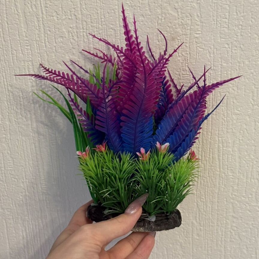 Искусственное растение для аквариума