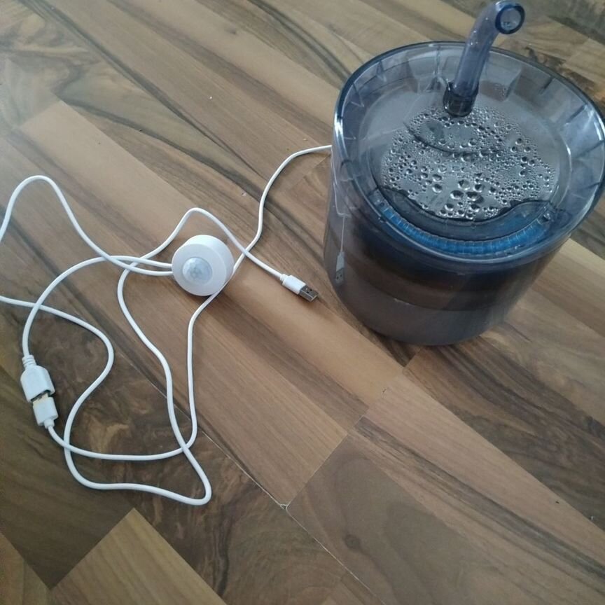 Поилка для кошек и собак автоматическая