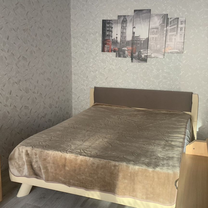 2-к. квартира, 42 м², 3 кровати