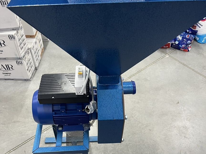 Зернодробилка