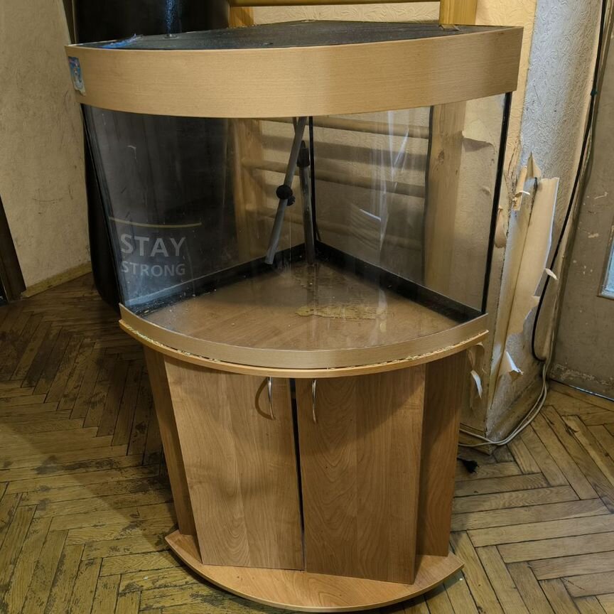 Аквариум с тумбой