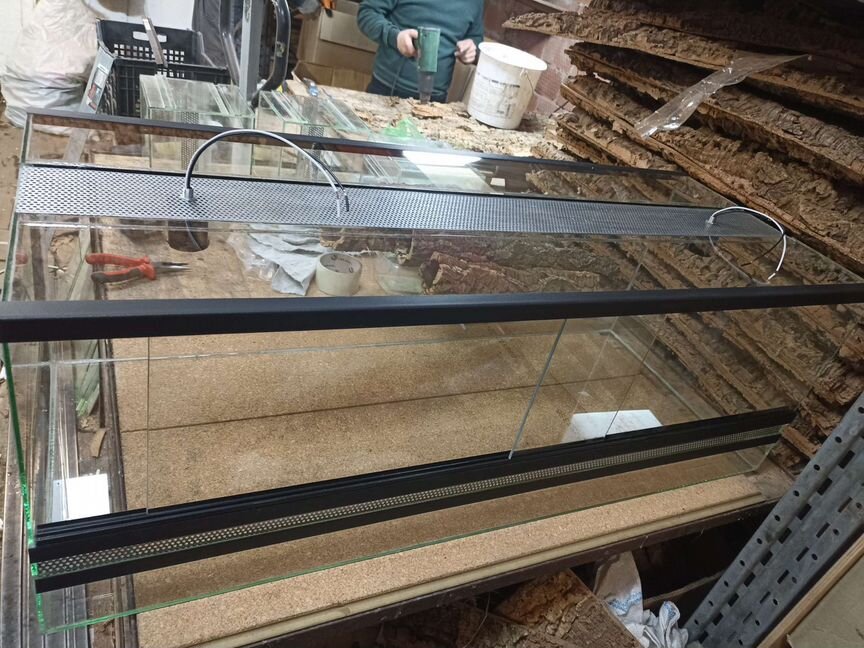 Террариумы на заказ мастеровые