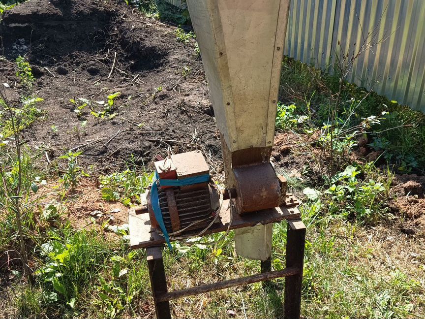 Зернодробилка