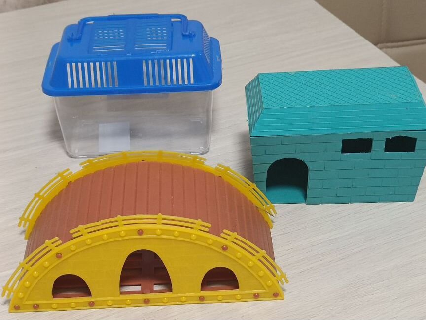 Домики, гамак, поилка для морских свинок, хомяков