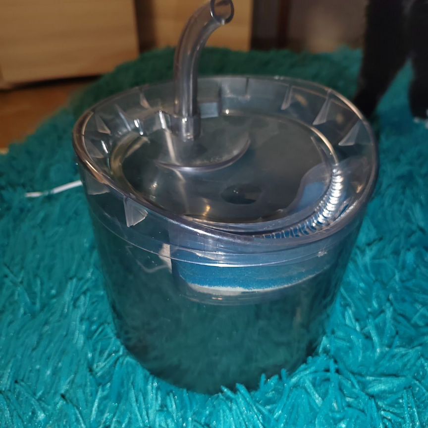 Фонтанчик для кошек