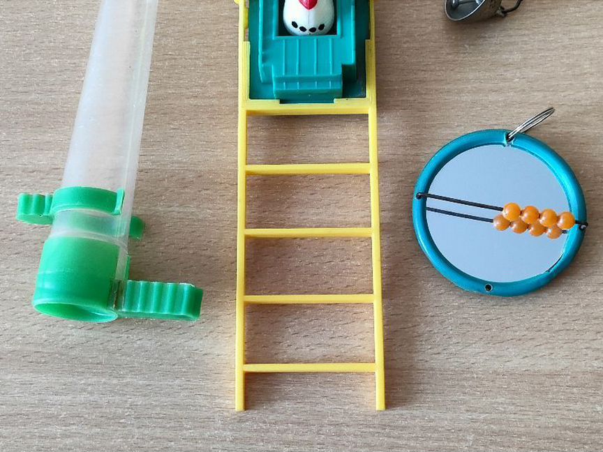 Игрушки для попугаев
