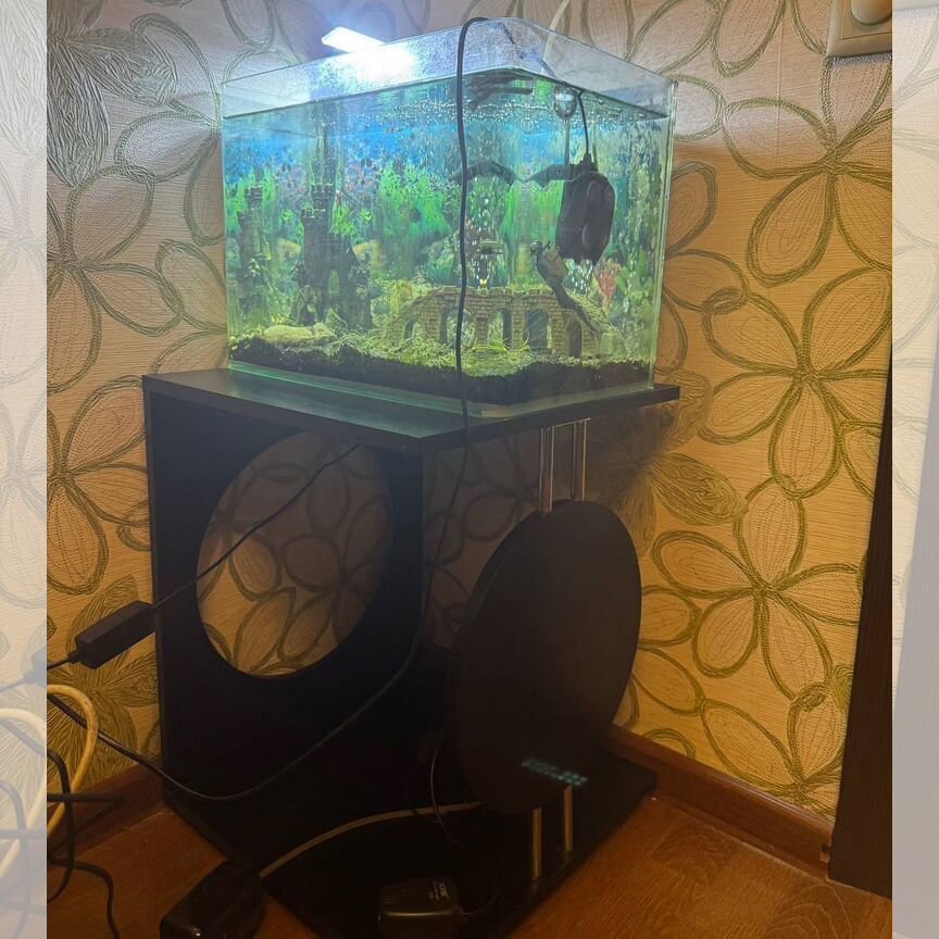 Аквариум с тумбой