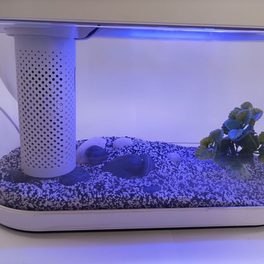 Аквариум для рыбок с подсветкой