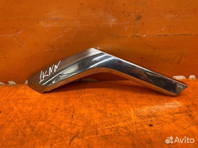 Накладка бампера передняя правая Mitsubishi Pajero купить в Москве ...