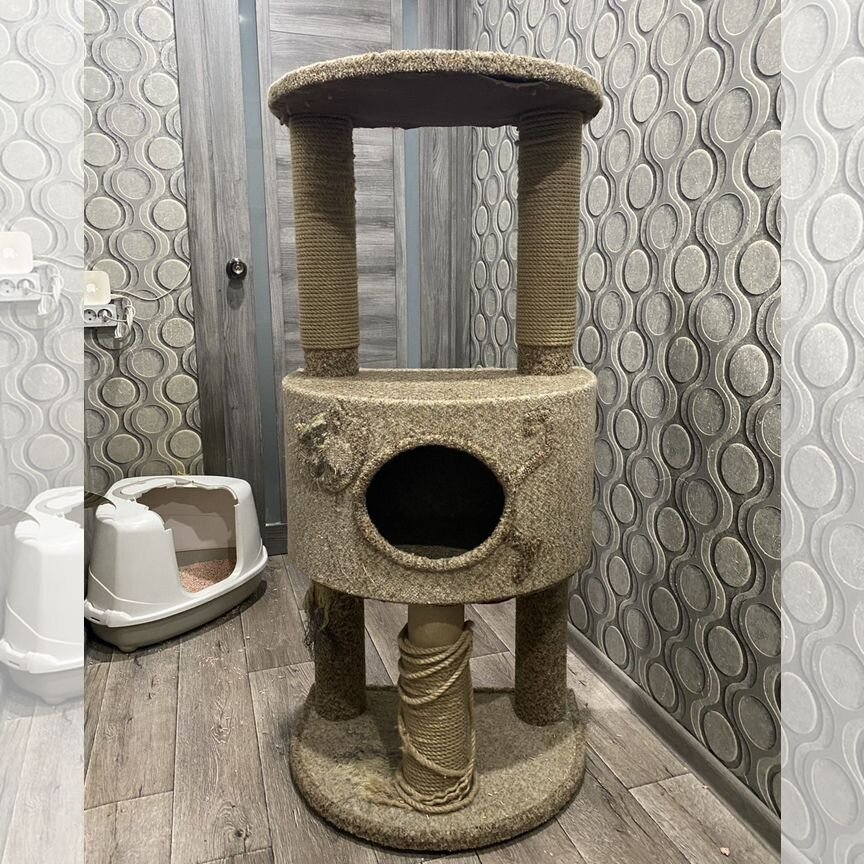 Когтеточка для кошек с лежанкой и домиком
